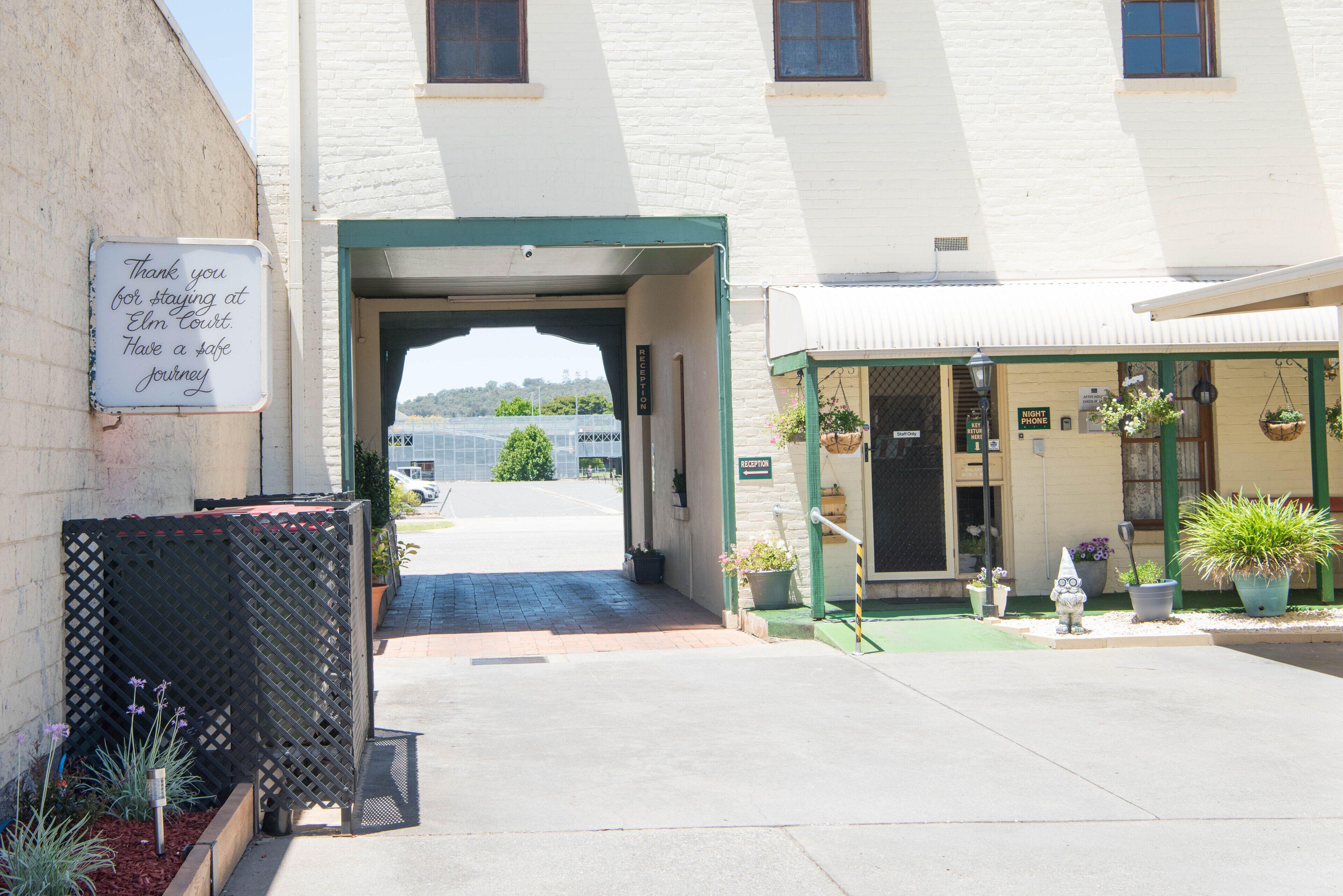ELM COURT MOTEL | ⋆⋆⋆ | ALBURY, AUSTRALIA | SEASON DEALS FROM $93